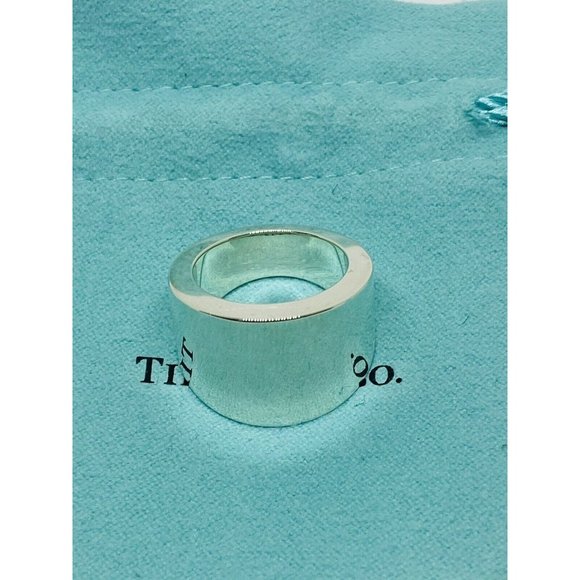 Tiffany & Co. | Jewelry | Tiffany Co Out Of Retirement Ring Heavy Dome ...